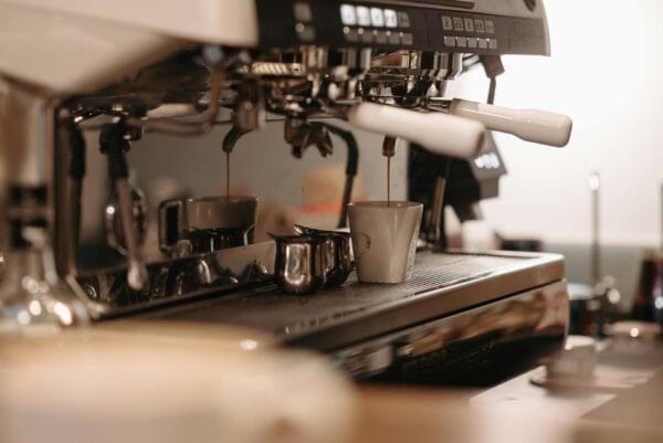 Semi-Automatic vs Fully Automatic Espresso Machines - The Mug Mentor Semi-Automatic vs Fully Automatic Espresso Machines - The Mug Mentor